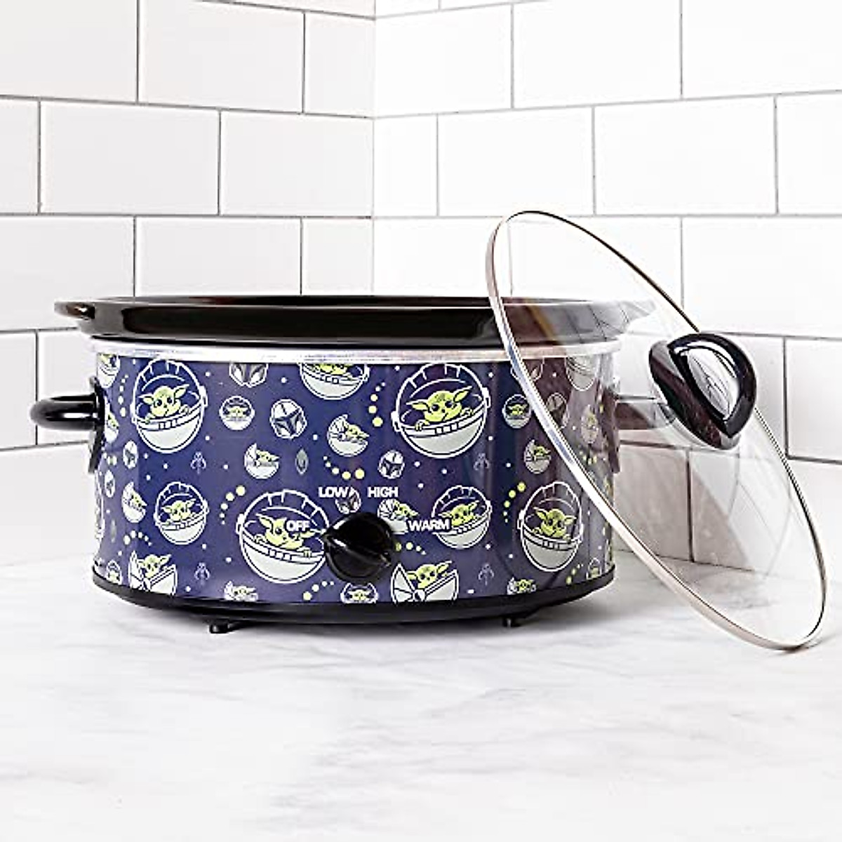 Uncanny Brands Star Wars The Mandalorian 5 Quart Slow Cooker- Easy Cooking For Baby Yoda- Kitchen Appliance …