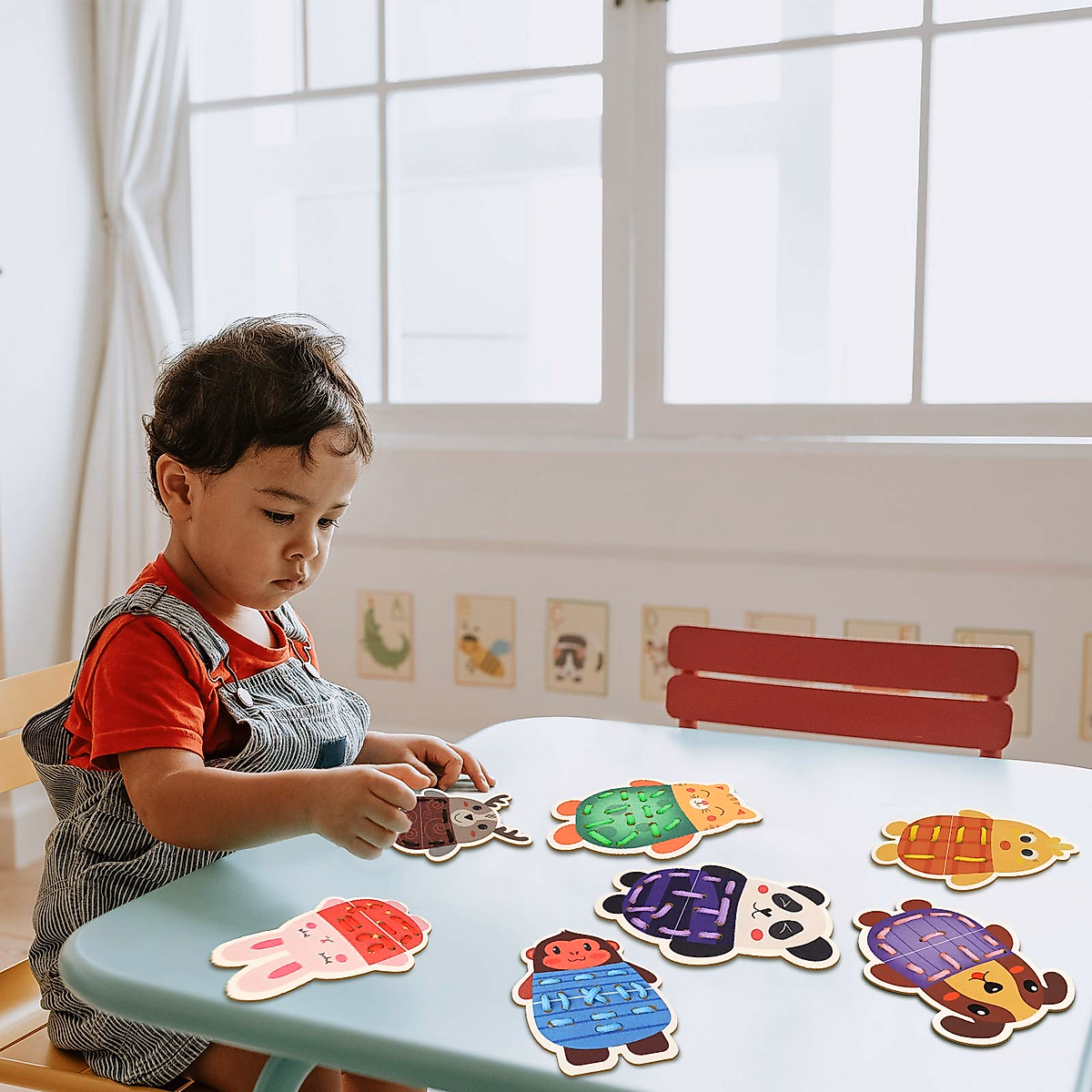 8 Pieces Wooden Lacing Animals Threading Toys Lacing and Tracing Cards Fine Motor Skill Toys for Boys and Girls School Activities