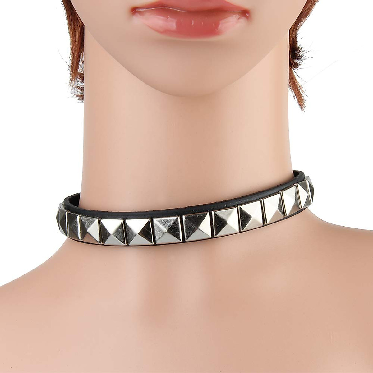 Jeilwiy Vintage Leather Choker Necklace for Women Goth O-Ring Choker Collar Hoop Chain Spike Necklace for Gifts