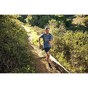 Camelbak Men’s Zephyr Running Hydration Vest – Body Mapping Technology – 34 oz