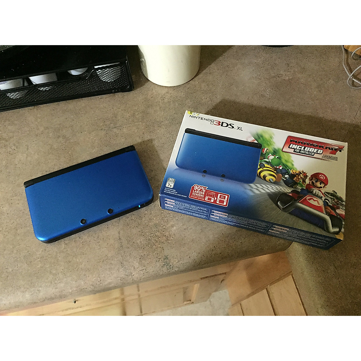 Nintendo 3DS XL - Blue/Black with Mario Kart 7 Pre-Installed