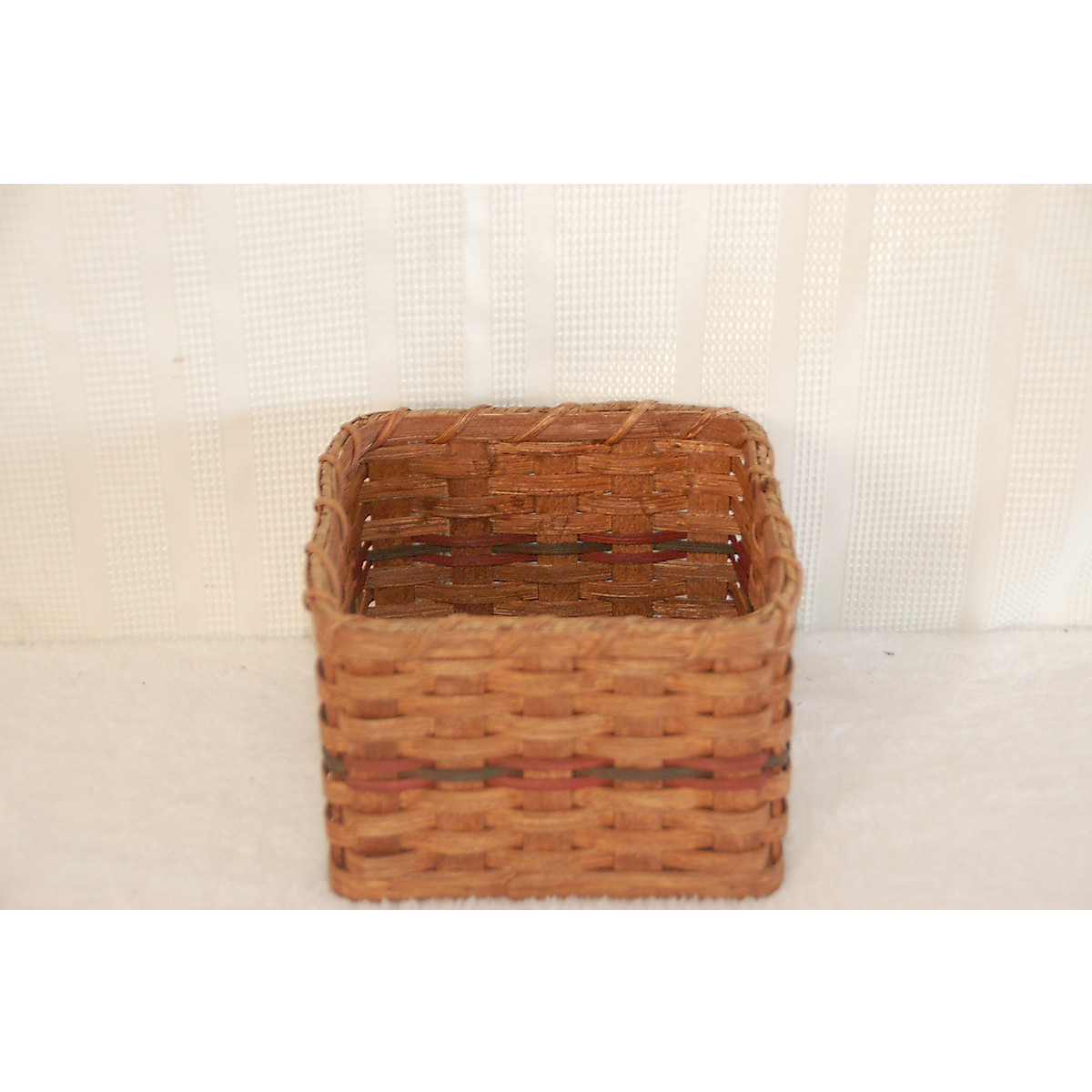 Amish Rustic Country Home Decor Napkin Basket. Amish Handmade Basket Designed to Hold Napkins. Perfect for Family Cookouts, Potlucks, and Church Socials. Makes a Beautiful Setting on the Table Especially When Combined with the Paper Plate Basket. Measures