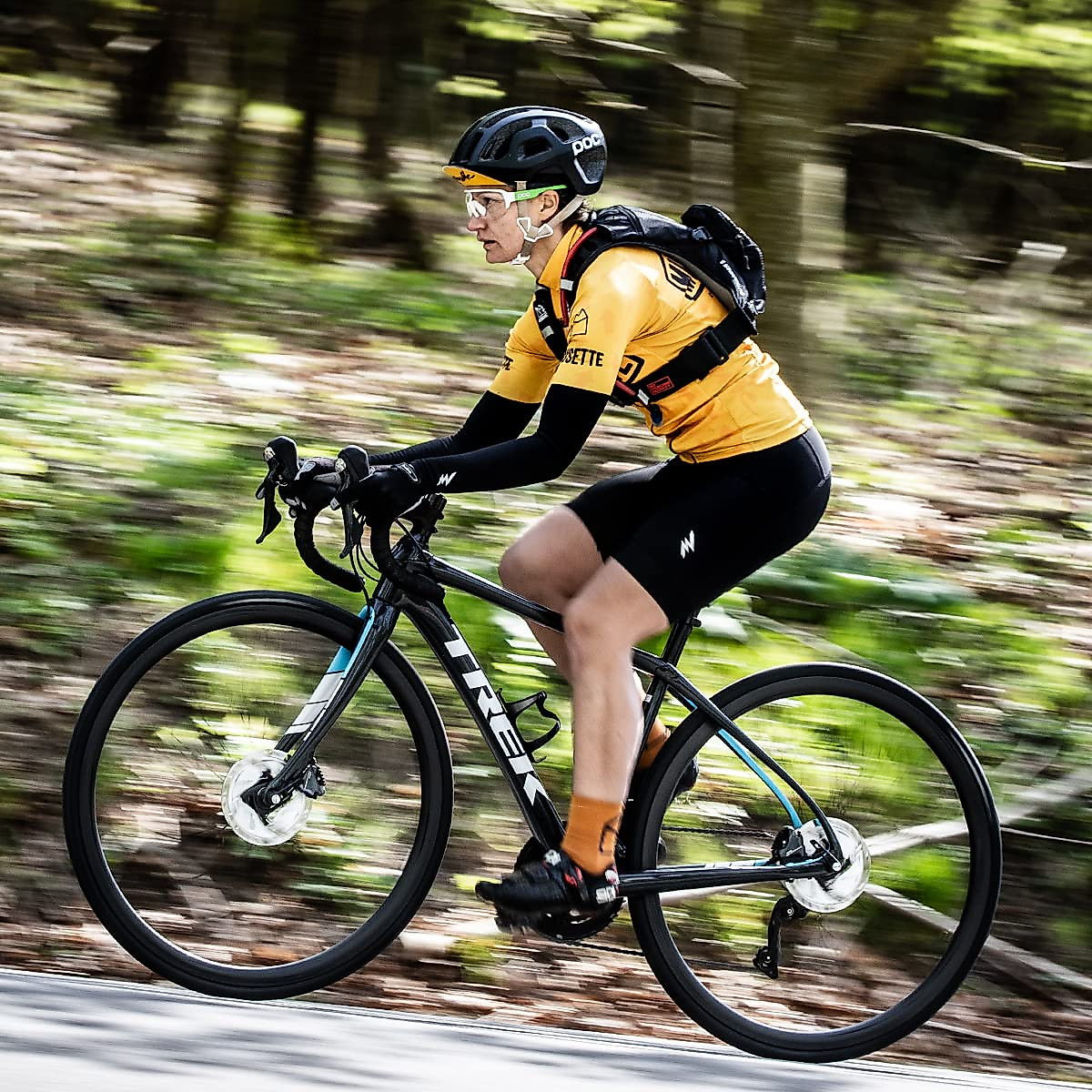 USWE Outlander Hydration Pack with Water Bladder, Hydration Backpack - Backpack for Cycling, MTB, Trail Running & More (2L, Orange)