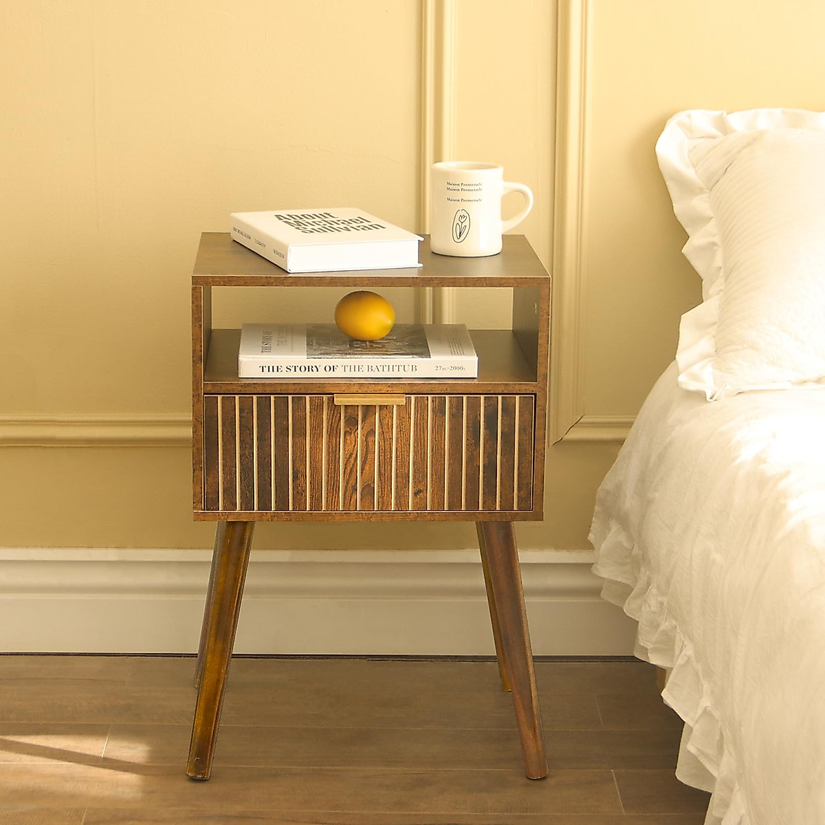 MaxSmeo Small Nightstand with Drawer, Mid Century Modern Bedside Table for Bedroom and Small Spaces, Solid Wood Legs, Easy Assembly, Rustic Brown