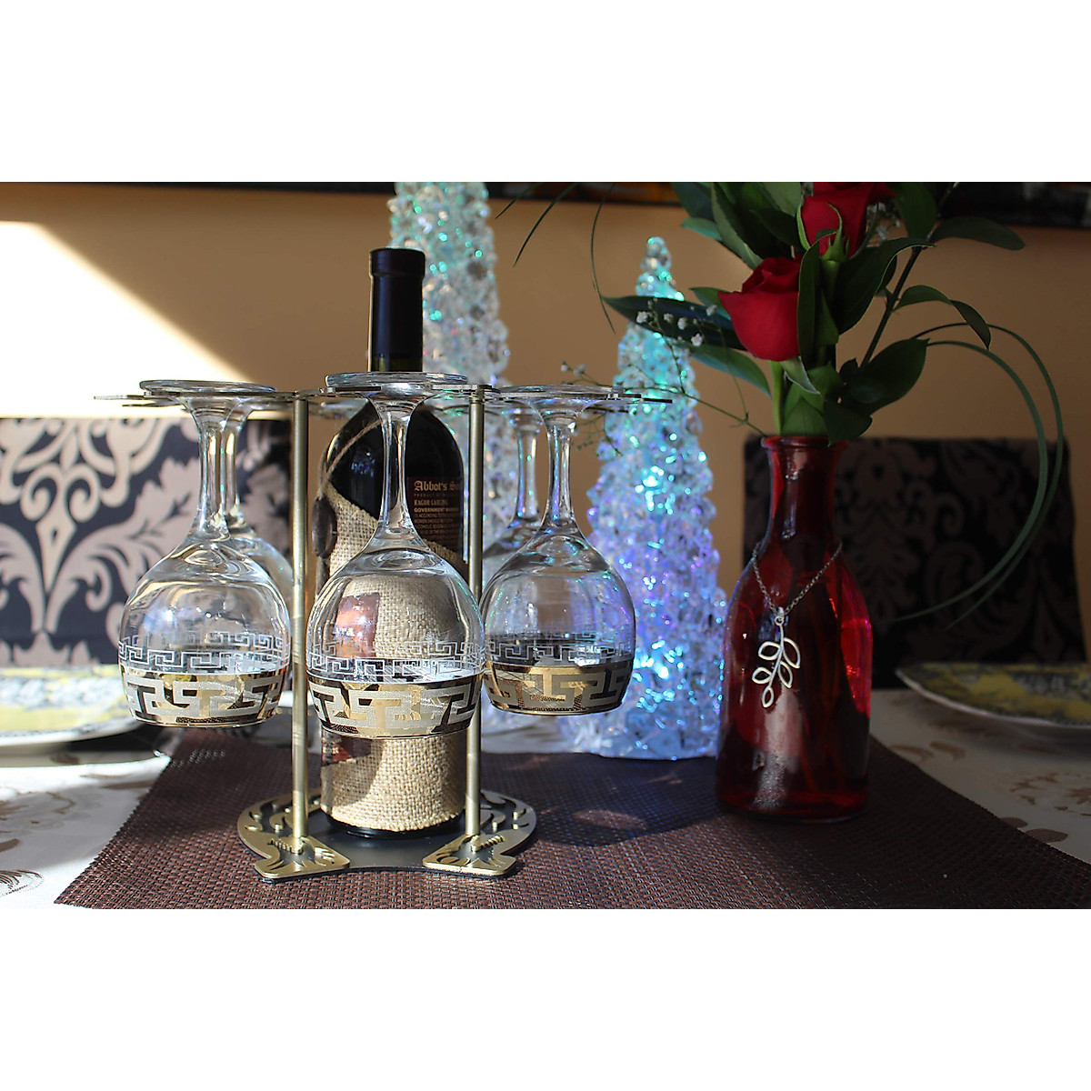 Turbo Urbo Horseshoe Decor Wine Glass Rack - Countertop Wine Glass Holder - Kitchen Decor 6 Stemware Storage Rack and 1 Bottle - Elegant Glass Rack in Gold