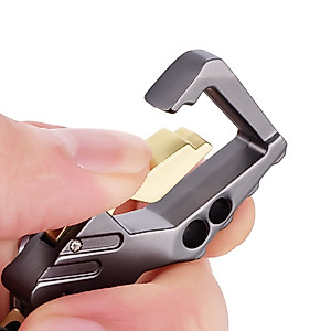 2 Pack Car Key Chain Bottle Opener Keychain for Men and Women (Gun and Gold)