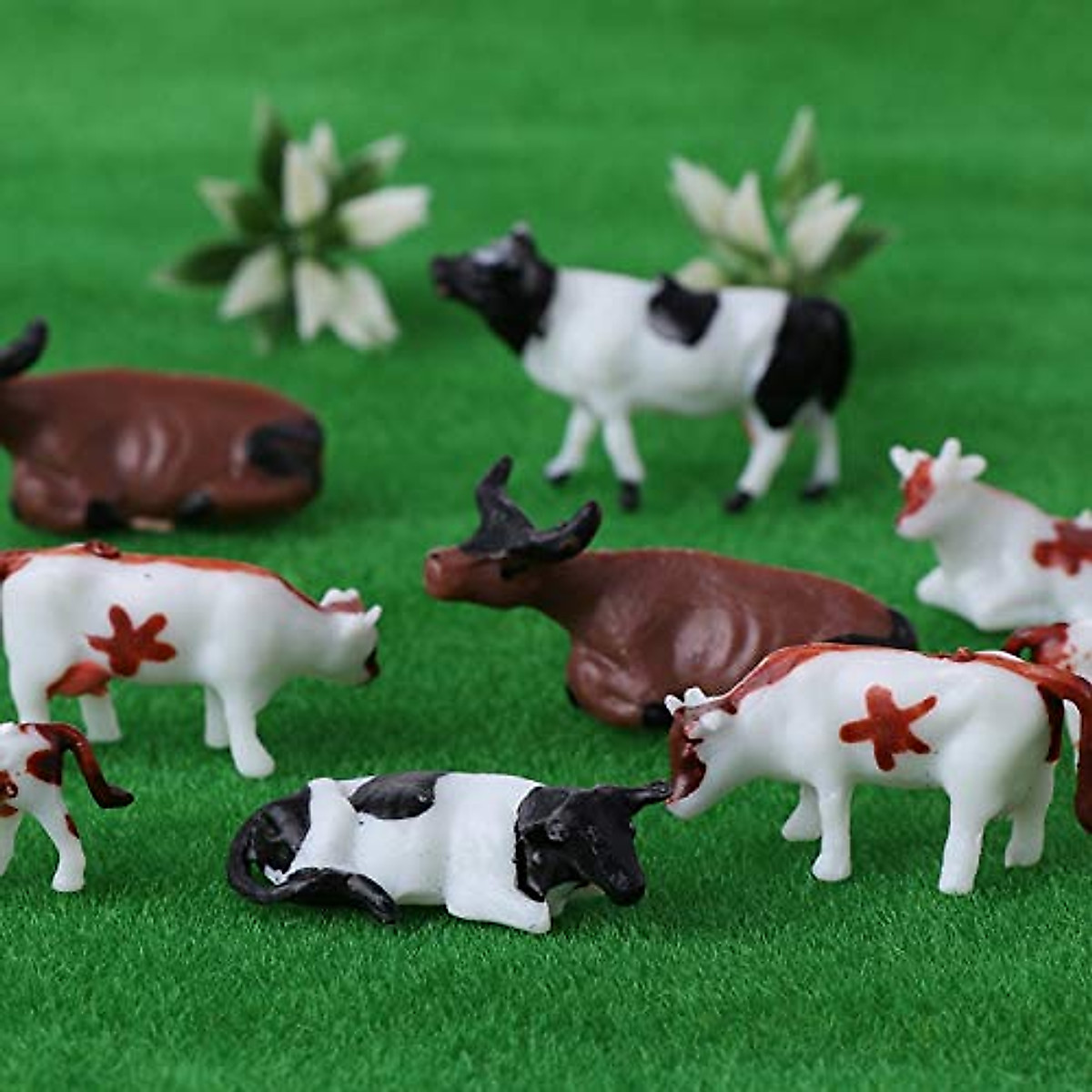 Hiawbon Mini Colorful Cattle Figurines Simulated Cattle HO Scale 1:87 Realistic Plastic Cow Figurines, 20 Pcs