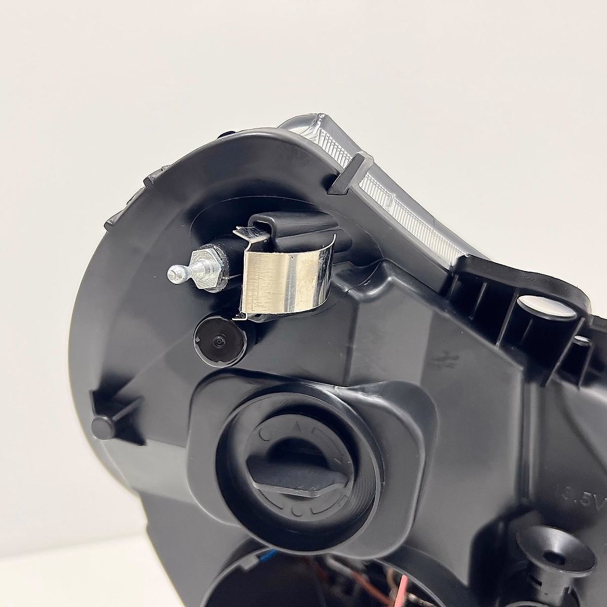 ALLIGATOR AUTO LIGHTS Headlight Assembly Set Pair Replacement for Ram 2014 2015 2016 2017 2018 2019 2020 2021 2022 ProMaster 2500, DOT/SAE Compliant,Halogen Headlights with Bulbs, Left & Right Side