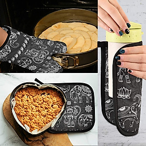 Oven Mit Pot Holder for Kitchen Elephants Black White Hot Pad Non-Slip Potholder Set for Baking, Grilling