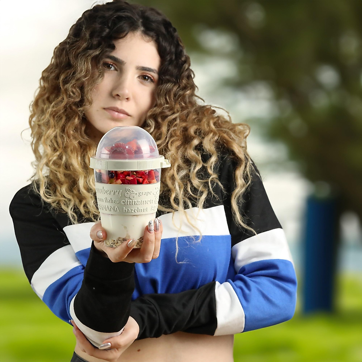 Areste Reusable Yogurt Parfait Cups with Lids and Spoons, BPA-Free Take and Go Containers for Cereal, Oatmeal, or Snacks, Colorful Set of 4, Large 20 oz – Perfect for Breakfast and Meal Prep