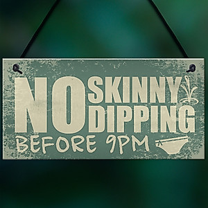 XLD Store Hot Tub Plaque Garden No Skinny Dipping Shed Sign Jucuzzi Pool Funny Outdoor Sign Friend Gift