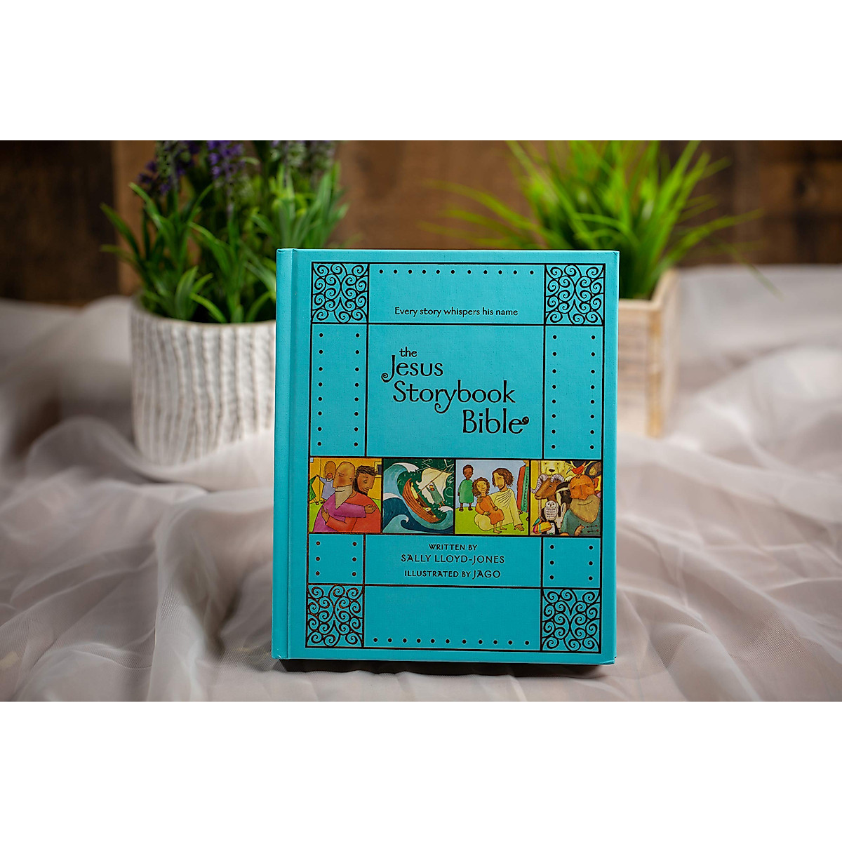 The Jesus Storybook Bible Gift Edition: Every Story Whispers His Name