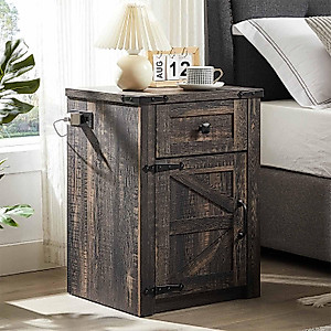 SOOWERY Nightstands Set of 2, Nightstand with Charging Station, Farmhouse End Table with Barn Door and Drawer, Rustic Wood Sofa Side Table for Bedroom, Living Room, Dark Rustic Oak