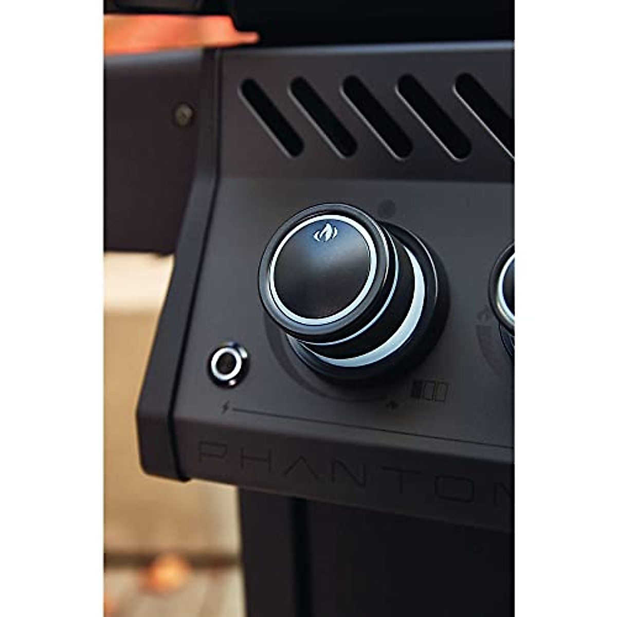 Napoleon PHANTOM Rogue SE 425 BBQ Grill, Matte Black, Propane Gas - RSE425SIBMK-1-PHM - with Three Burners and Infrared Sear Station Side Burner and Rear Burner, Barbecue Gas Cart, Gas BBQ Cart