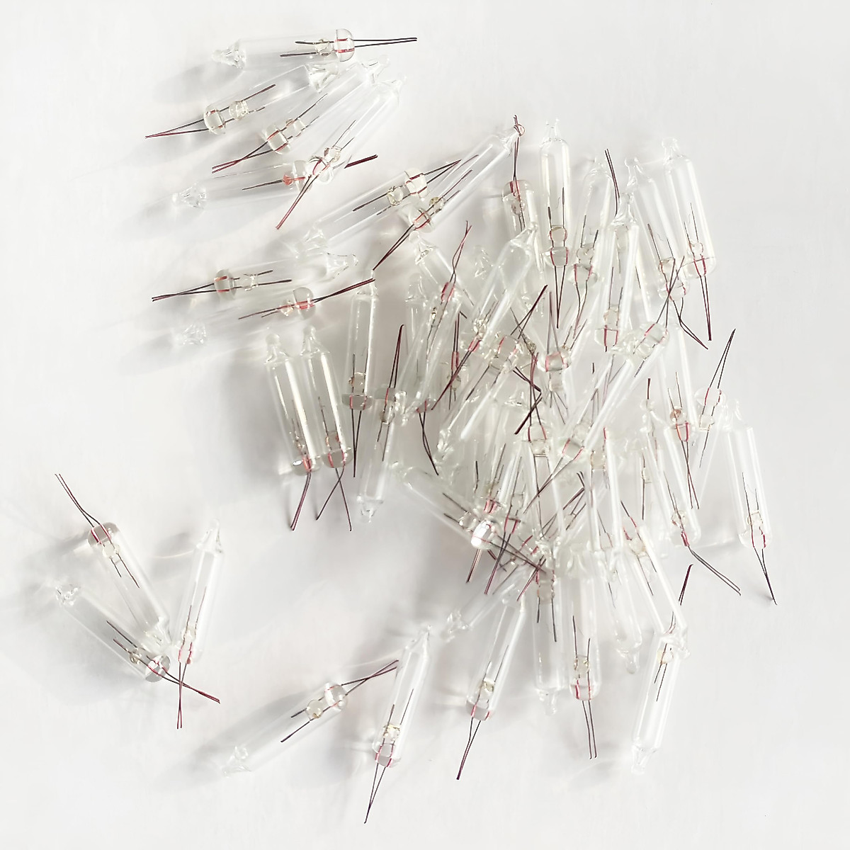 Christmas Replacement Mini Light Bulbs 2.5 Volt 0.17 Ampere 0.42 W Clear Glass Bulbs for Christmas Trees Decorative Light Supplies (120 PCS)