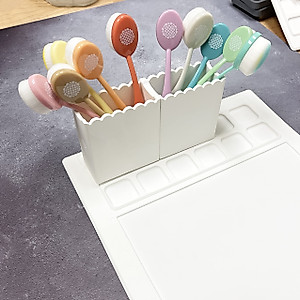 Waffle Flower Blending Brushes WFT021 - Not All Brushes are Created Equal. Waffle Flower Brings You This Set of 10 Blending Brushes for The Best Craft Experience.