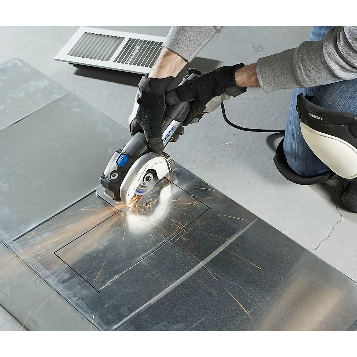 Dremel Ultra Saw US40-04 Corded Compact Saw Tool Kit with 3 Cutting Wheels and Auxiliary Handle