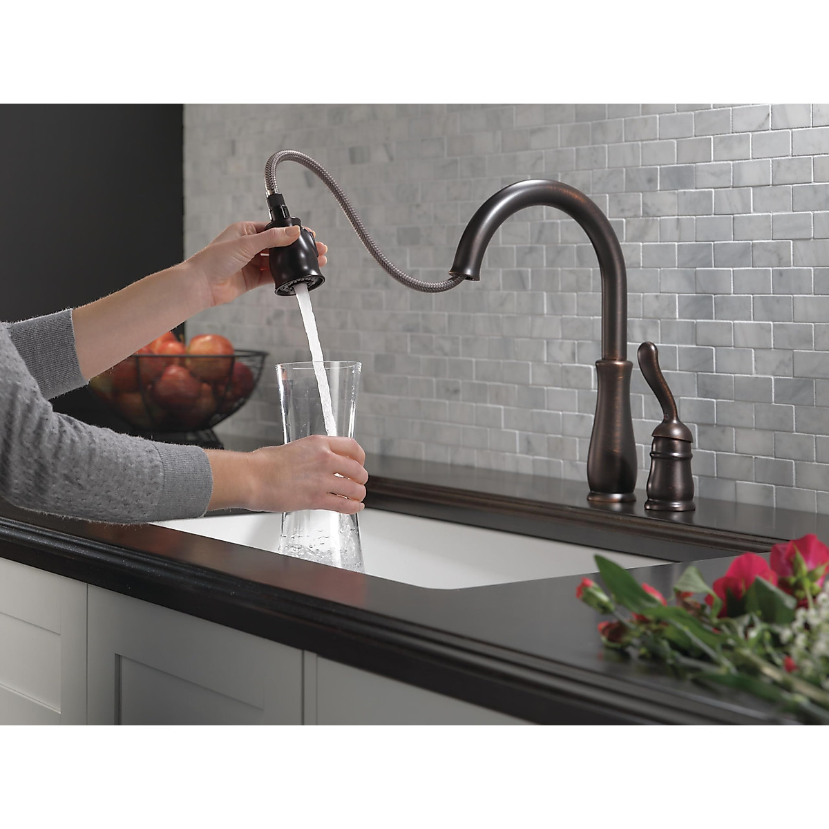 DELTA FAUCET Leland Oil Rubbed Bronze Kitchen Faucet, 1 Hole, Gooseneck, Pull Down Sprayer, Magnetic Docking, Touch-Clean Spray Holes, Venetian Bronze 978-RB-DST