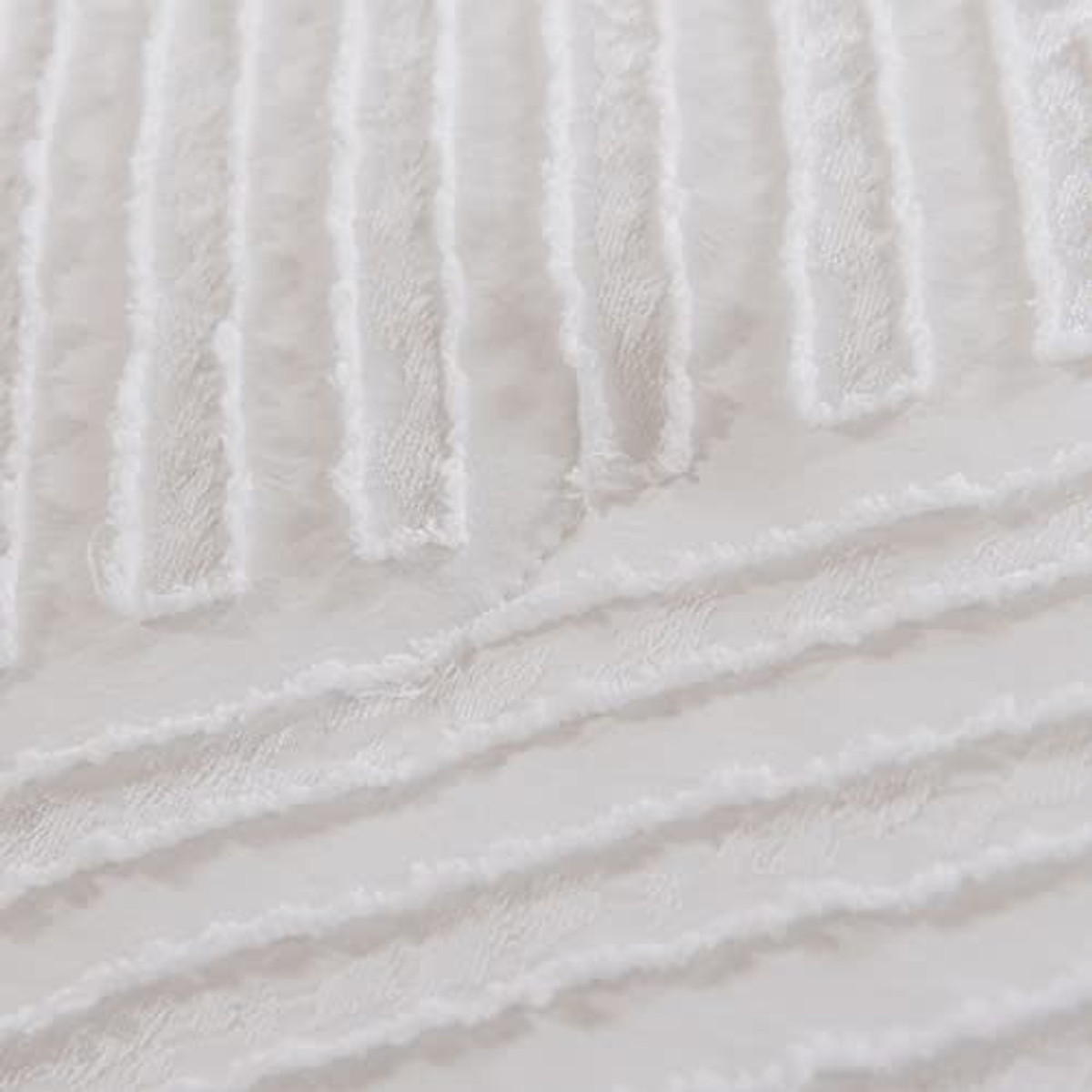 LAVACHEY California King Comforter Set, Tufted White Comforter Set, Boho Bedding Comforter Sets Extra Fluffy, Ideal for All Seasons 3 Pieces (1 Comforter, 2 Pillowcases)