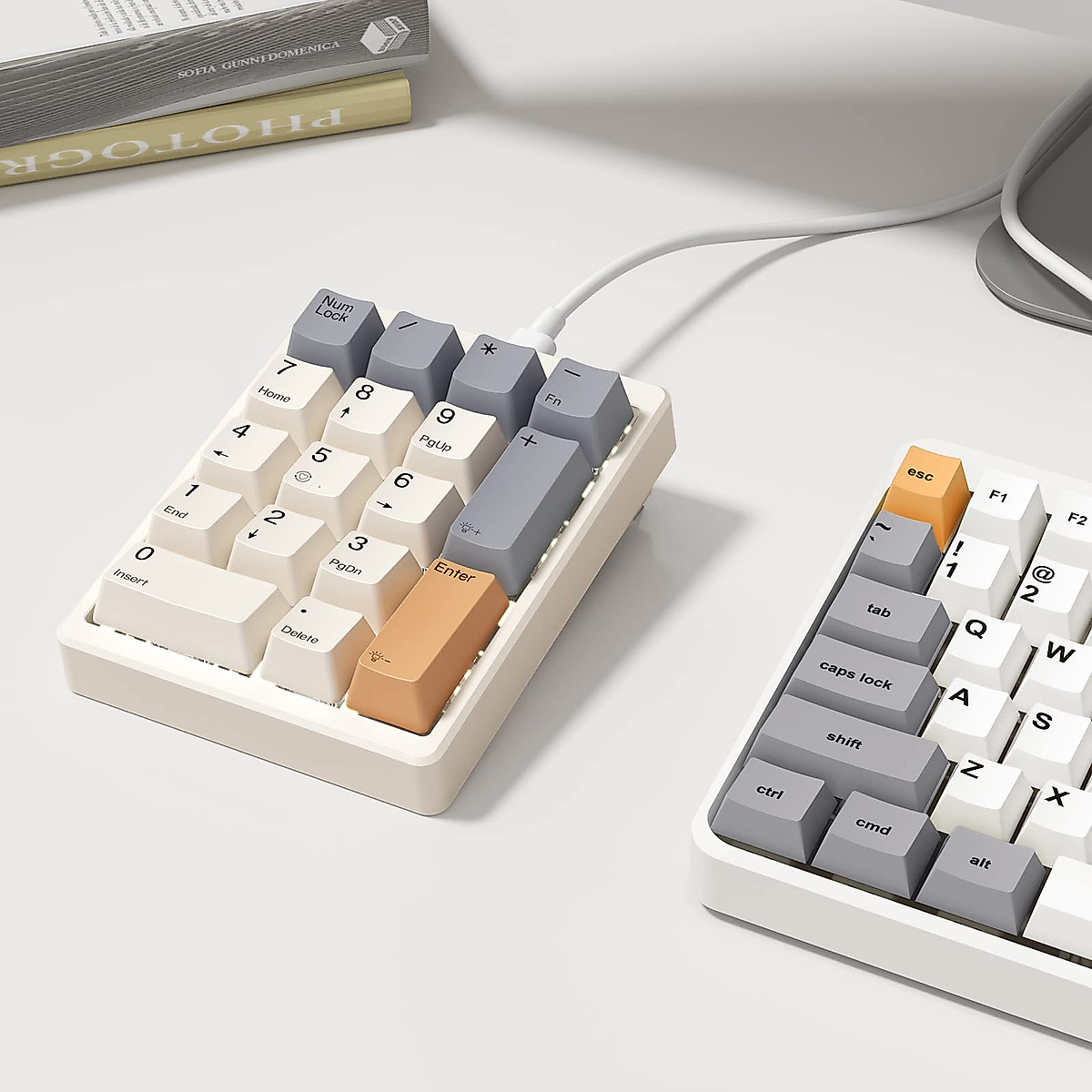 Kisnt Mechanical Number Pad,Hot Swappable Numpad Wired USB 17 Keys Keypad White Backlit Numeric Keypad with PBT Keycaps for Laptop PC Compact Keyboards(Retro Beige, Blue Switch)