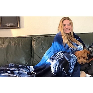 Dawhud Direct II Howling Wolf Fleece Blanket for Bed, 75" x 90" Queen Size Wolf Fleece Throw Blanket for Men, Women, Adults, Teen and Kids - Super Soft Plush Wolf Blanket Throw Native American Decor