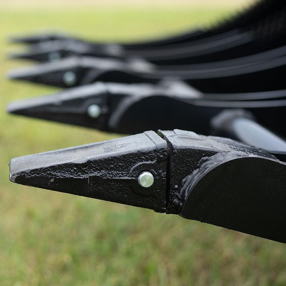 Titan Attachments 72" Extreme Root Grapple Rake Attachment, Universal Quick Tach, Twin 3,000 PSI Cylinders, Replaceable Forged Steel Teeth