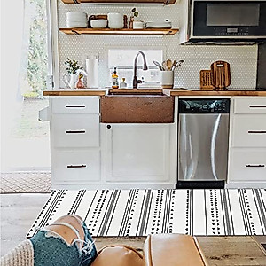 Kitchen Rugs Area Runner for Hallways Simple Geometric Boho Style Non-Slip Accent Carpet Indoor Floor Long Doormat Abstract Black and White Art Kitchen Mats Laundry Room Rug Entryway Runners