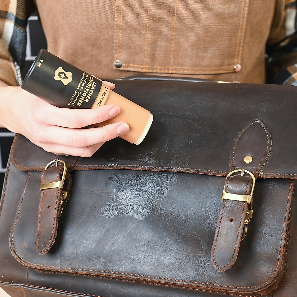 Rhino Wax - Complete Leather Cleaning and Conditioning Kit (Oil + Conditioner + Cleaner + Waterproofing Wax + Brushes + Cloths) - Cleans, Revitalizes and Protects Leathers - Proudly Made in The USA