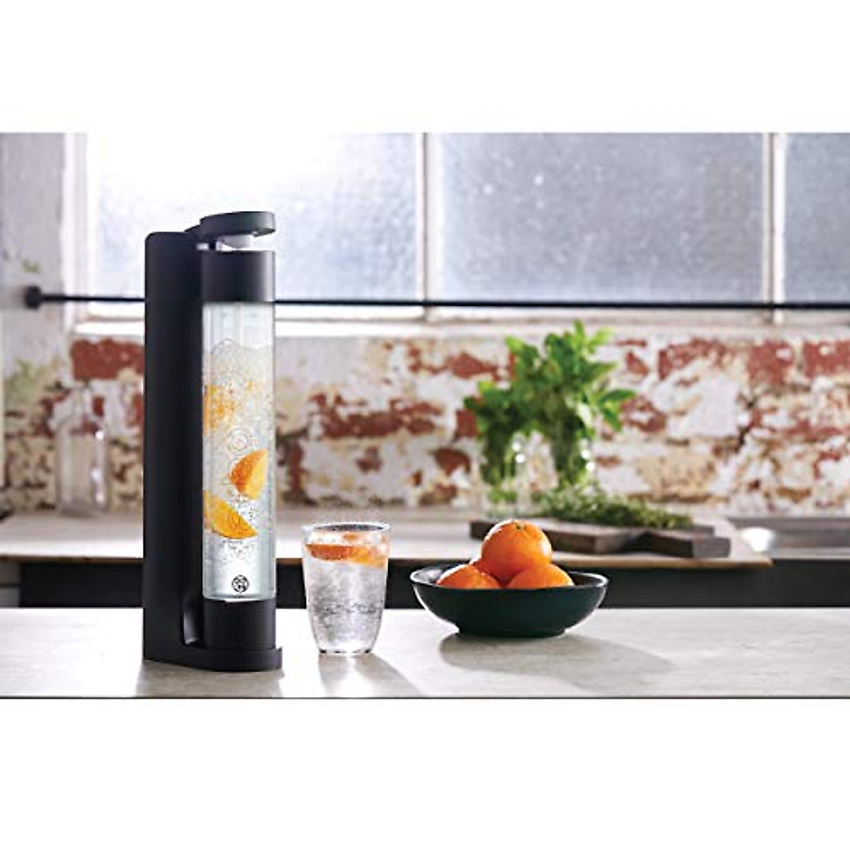 Twenty39 qarbo sparkling water maker with 4 bottles, and 3 aircharge caps (Black)