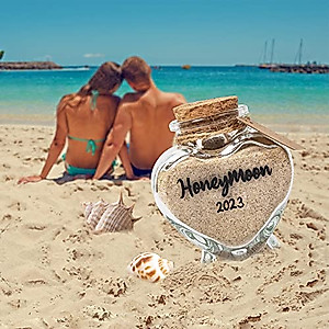 Qunrwe Honeymoon Essentials Bridal Shower Gift Wedding Registry Gift Honeymoon Travel Gift for Couples Newlywed Fiance Honeymoon Sand Jar with Love Message Pills (Gift Box Includes)
