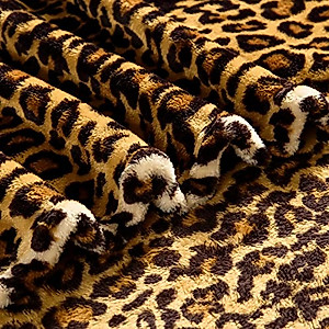 Bnuitland Leopard Print Fleece Flannel Throw (50x40inch) with Storage Pouch, 300 GSM Double Sided Lightweight for Bed Sofa Travel, Super Soft Fuzzy Fluffy Cheetah Print Blanket for Babys and Kids