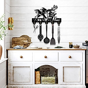 AVJERA Cat and Mouse Key Holder for Wall Decorative, Tom Cat Wall Mounted Jerry Mouse Key Organizer with 5 Key Hooks, Cartoon Anime Adhesive Key Rack for Kitchen