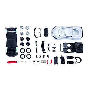 Maisto 1:24 Assembly Line 2020 Chevrolet Corvette Stingray Coupe, White