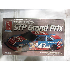 Richard Petty's STP Pontiac Grand Prix Model Car Kit 1990