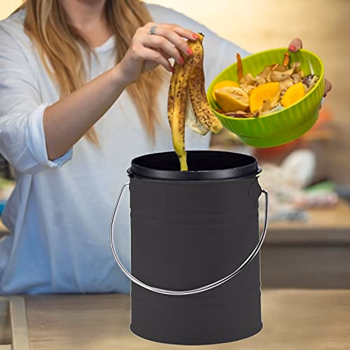Compost Bin, LALASTAR Countertop Compost Bin with Lid, Kitchen Compost Container, Odorless Compost Bucket for Kitchen Food Waste with Carrying Handle, 1 Gallon, Black