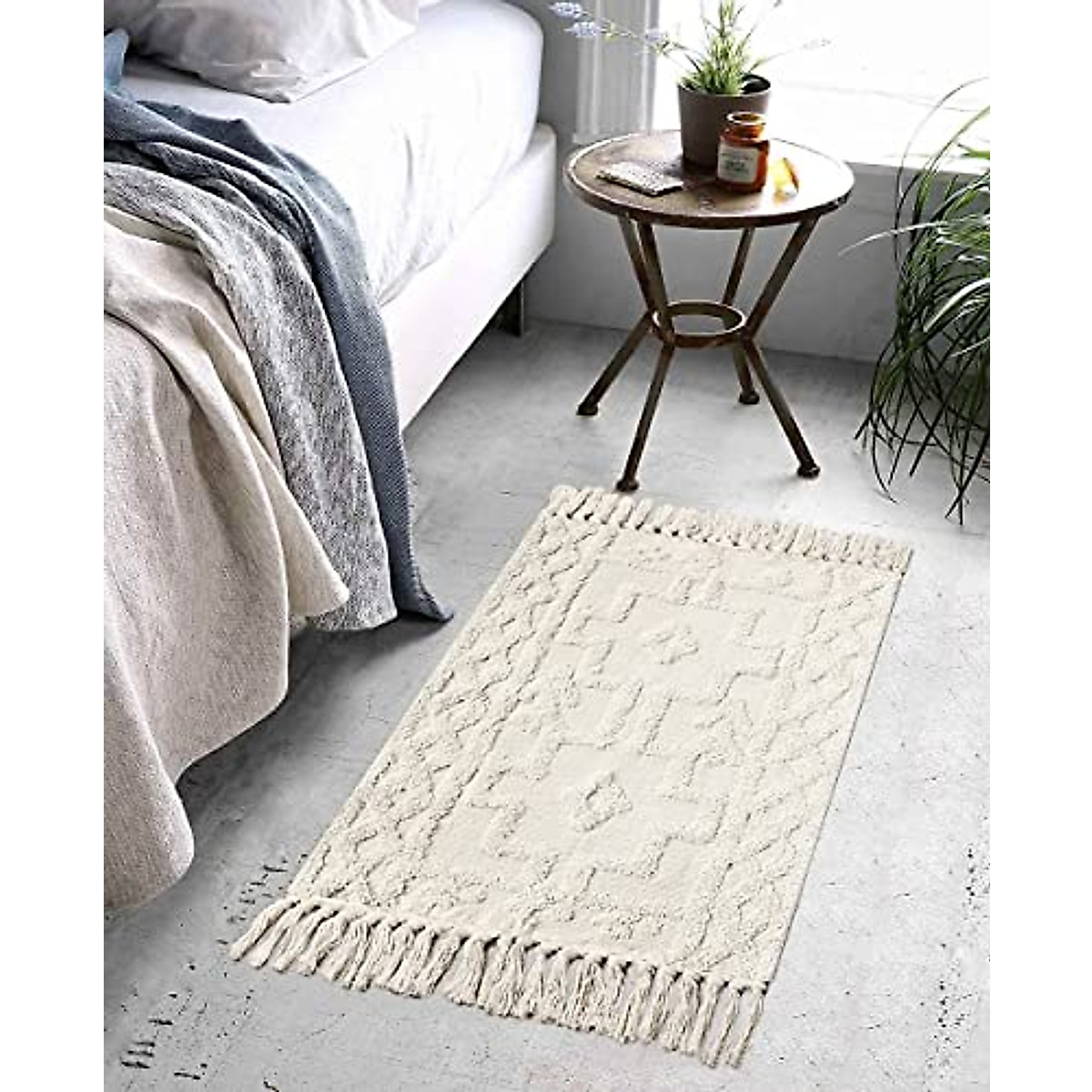Uphome Boho Bathroom Rug 2' x 3' Moroccan Tufted Small Rugs with Tassels Farmhouse Cotton Woven Washable Accent Throw Rug for Entryway Bedroom Laundry Living Room Kitchen,Beige