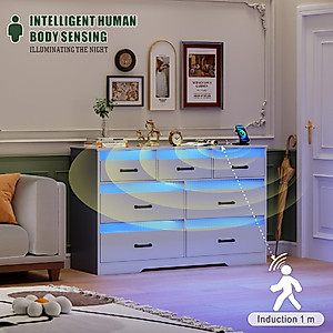 Dystler 7 Drawers Dresser for Bedroom, Large Chest of Drawers with LED Light, Modern Dresser with USB & Type-c Charging Ports, Wood Dresser Organizer for Bedroom, Living Room, Hallway, Grey