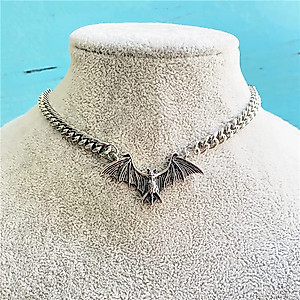 KURTCB Bat Necklace Gothic Punk Cool Heavy Chain Choker Cyber Animal Wing Pendant Necklace for Women Halloween Jewelry