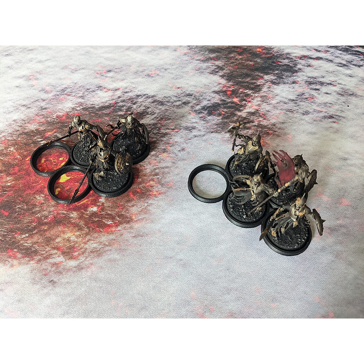 MiniDepot 8 Pack 25mm Movement Trays 5 Model Capacity for Warhammer 40k, Age of Sigmar, and Other Miniature Games (Staggered Formation)