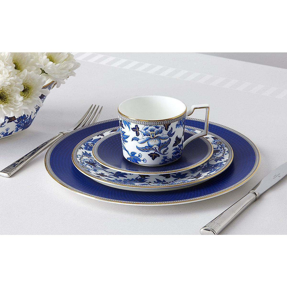 Wedgwood 5-Piece Hibiscus Place Setting Set