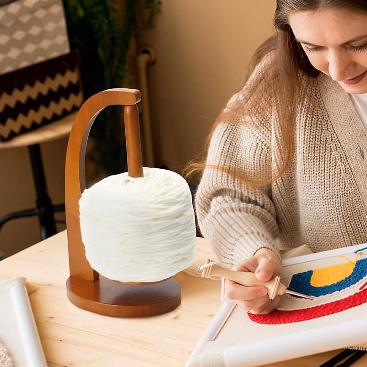 TOPPERFUN Wooden Yarn Spool Tool Wood Thread Rack Thread Spool Organizing Rack Yarn Holder for Crocheting Rotating Wooden Spool Stand Sewing Thread Stand Magnet Taper Thread To Weave, Light Brown