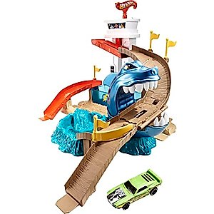 Hot Wheels Toy Car Track Set, Color Shifters Sharkport Showdown with 1 Color Shifters 1:64 Scale Car