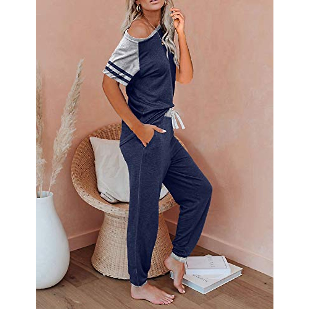 AUTOMET Lounge Sets For Women Two Piece Outfits Loungewear Short Sleeve Crewneck Jogger Pajama Set and Sweatpants Tracksuit