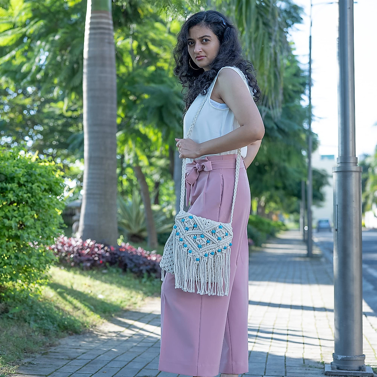 Macrame Bag for Women & Girls, Crossbody Crochet Purse for Women with Beads, White Fishnet Bohemian Style Braided Macrame Handbag for Fashion & Everyday Use, Beige