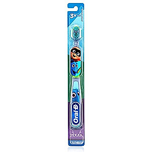Oral-B Battery Powered Kids Manual Toothbrush, Finding Dory Characters, for Children and Toddlers 3+, Extra Soft Bristles - Pack of 6 (Characters and Colors Vary)
