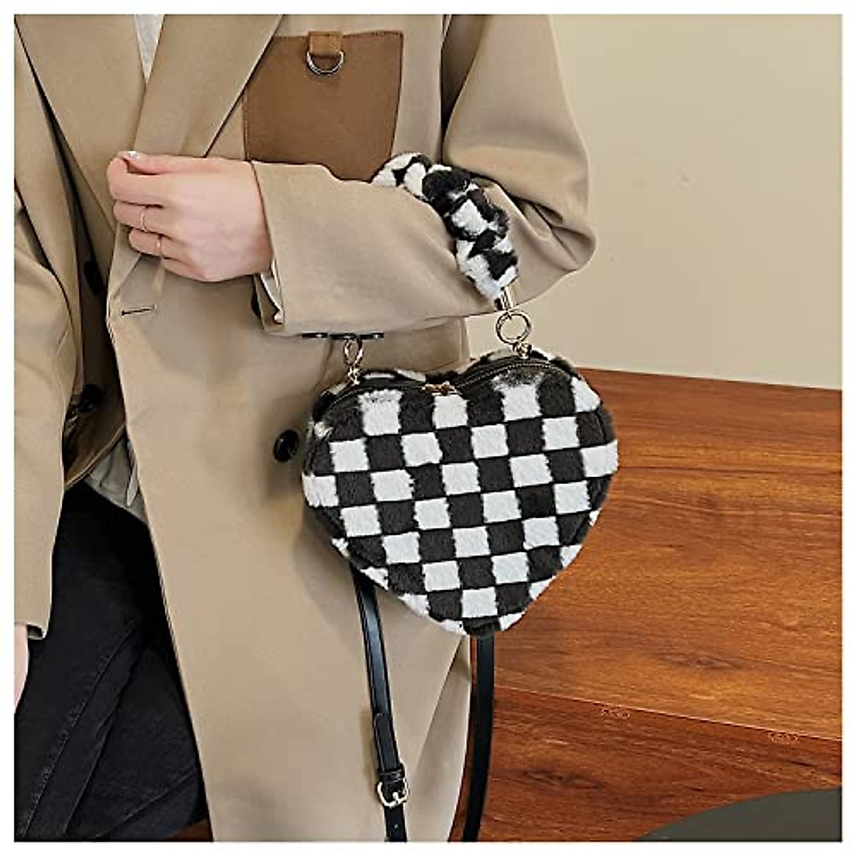 Women Girls Fuzzy Heart Shape Handbag Soft Warm Fleece Dating Bag Crossbody Purse (Black checkerboard)