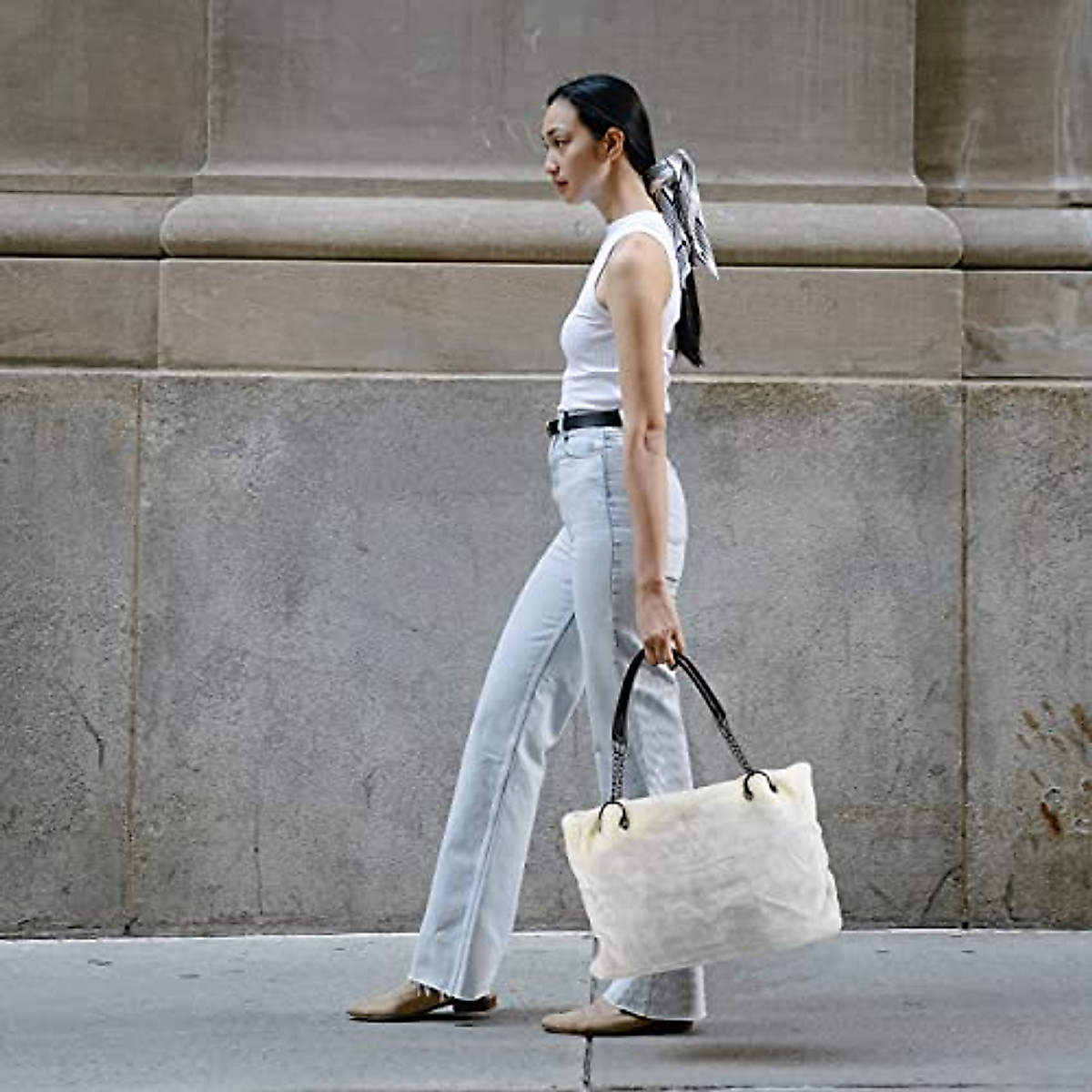 Plush Single Shoulder Bag Large Capacity Fuzzy Handbag Tote for Women Lady Cute Portable Daily Bag