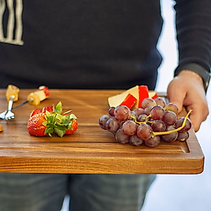 Handmade 17x13'' Walnut Wood Cutting Board For Kitchen with Juice Groove, Chopping Board Made of Walnut Wood for Meat, Cheese and Vegetables (X-Large, 17x13 inch)