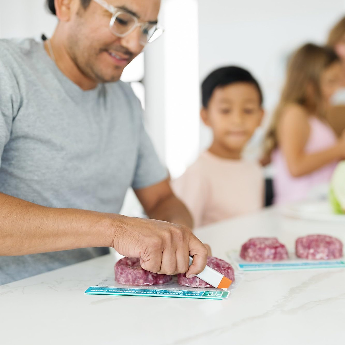 Slice Manual Carton Cutter | Safe Ceramic Box Cutter | Lasts 11x Longer than Metal | Single Edge Razor Blade | Mini Box Cutter | 2 Pack