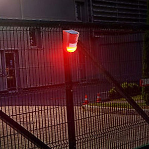 1 Pack Solar Outdoor Motion Sensor Alarm, Solar Powered Sound Alarm Strobe Light,110dB Motion Detector Security Alarm Loud Siren for Home Villa Farm Outdoor Yard